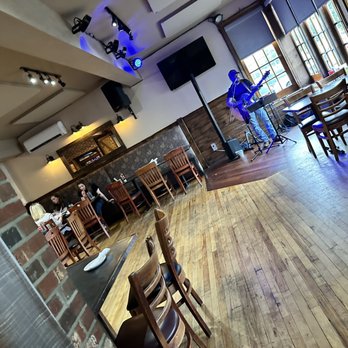 THE YARDE TAVERN - Updated January 2025 - 224 Photos & 282 Reviews ...