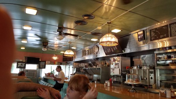ROBIN HOOD DINER - 41 Photos & 53 Reviews - Diners - 640 Old Rt 17 ...
