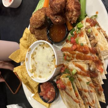 CHEERS BAR & GRILL PUYALLUP - Updated December 2025 - 13 Photos & 28 ...