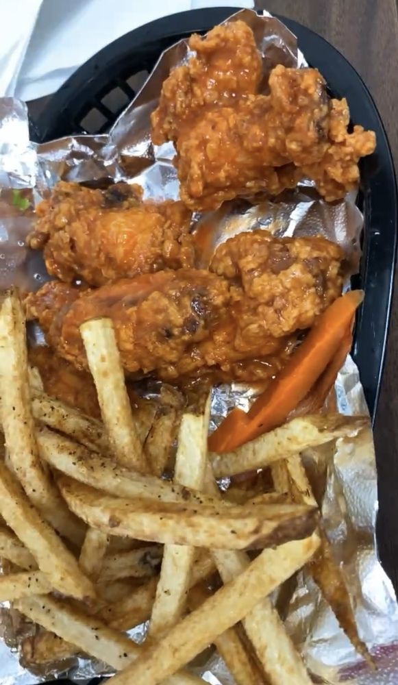 QUE’S CARRYOUT - Updated October 2024 - 1306 E Harry St, Wichita ...