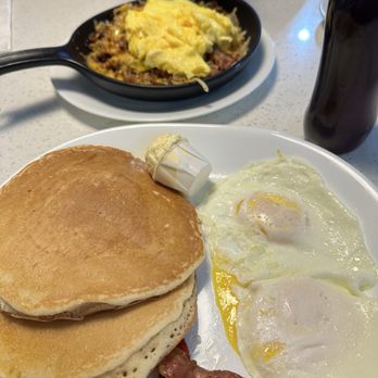LESTER’S DINER - Updated March 2025 - 958 Photos & 948 Reviews - 250 W ...
