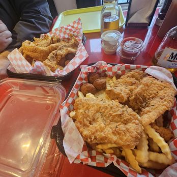 HOT FISH HOUSE - Updated January 2025 - 134 Photos & 125 Reviews - 3926 ...