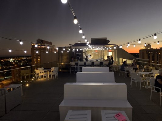 Q ROOFTOP BAR - 44 Photos & 24 Reviews - 201 W Broad St, Richmond ...