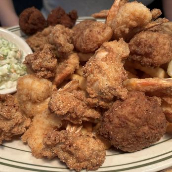 THE FISH COMPANY - Updated May 2024 - 688 Photos & 460 Reviews - 725-12 ...