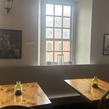 TAVERN AT THE SUN INN - Updated January 2026 - 113 Photos & 72 Reviews ...