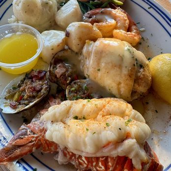 THE SHRIMP BOX & OUTSIDE THE BOX PATIO BAR - Updated November 2025 ...