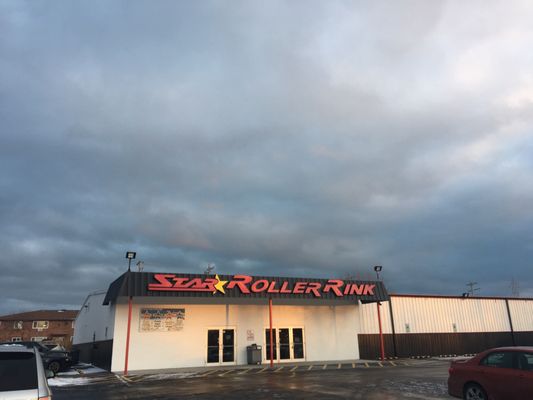 STAR ROLLER RINK - Updated December 2025 - 1825 Sycamore Ave, Racine ...
