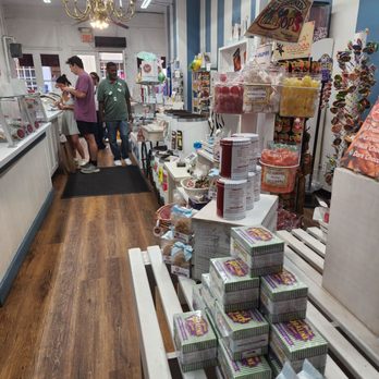 LAURA’S CANDIES - Updated December 2025 - 311 Photos & 265 Reviews ...