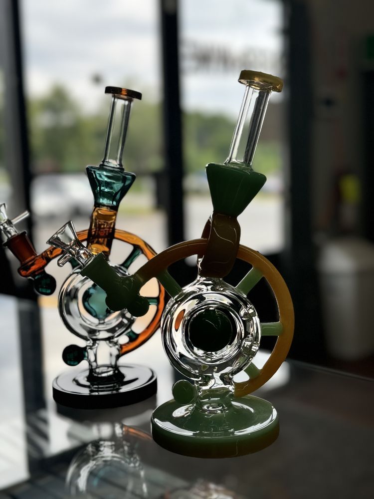 RED APPLE TOBACCO - Updated November 2025 - 32 Photos - 432 ...