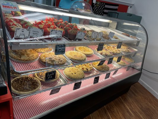 CENTERVILLE PIES - Updated May 2025 - 138 Photos & 180 Reviews - 1671 ...