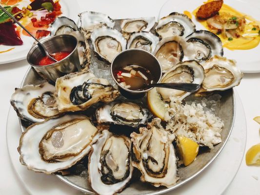 COAST RESTAURANT - 821 Photos & 571 Reviews - Seafood - 1054 Alberni ...