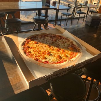 DOUGH CO PIZZA - 66 Photos & 75 Reviews - 2330 University Ave, Des ...