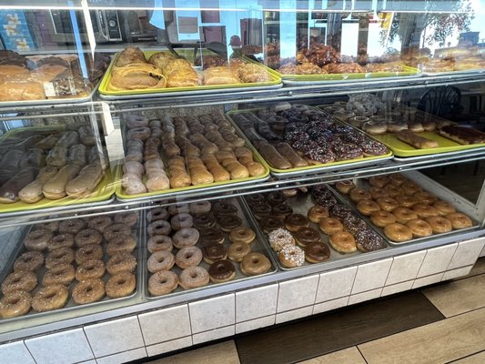 THE GOLDEN DONUT - Updated October 2025 - 16 Photos & 52 Reviews - 4850 ...