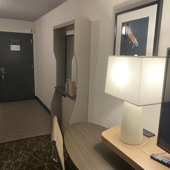 HOLIDAY INN NEWARK INTERNATIONAL AIRPORT - Updated December 2025 - 48 ...