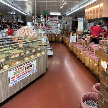 SMOKY MOUNTAIN CANDY MAKERS - Updated January 2026 - 16 Photos & 32 ...