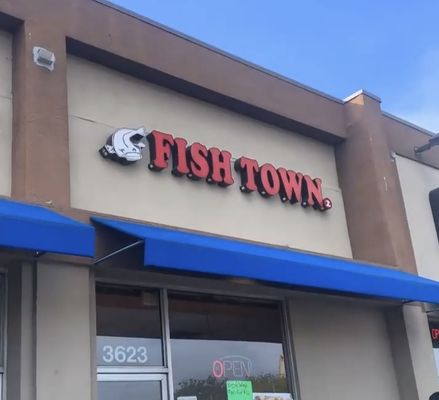 FISH TOWN OUTLET - 50 Photos & 64 Reviews - 3623 S La Brea Ave, Los ...