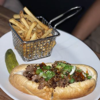 YARD HOUSE - Updated December 2025 - 1667 Photos & 1271 Reviews - 90 El ...