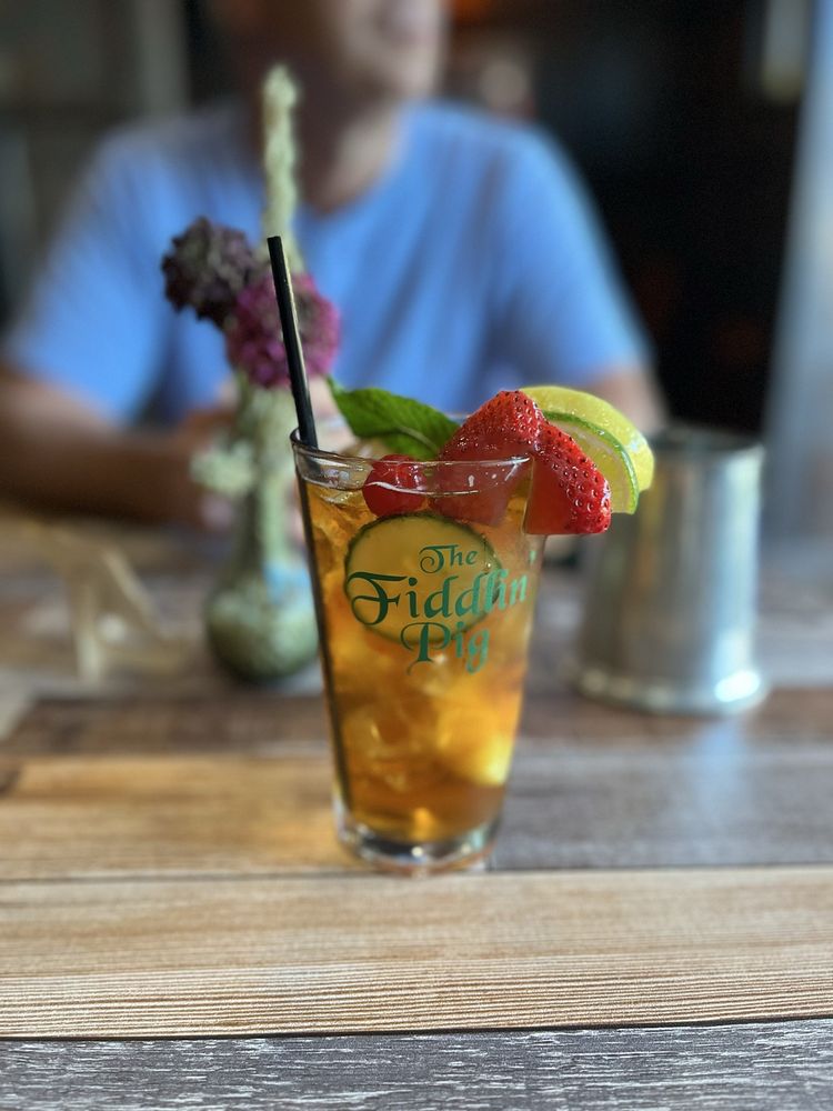 THE FIDDLIN PIG - Updated November 2025 - 87 Photos - 44 Reviews - 100 ...