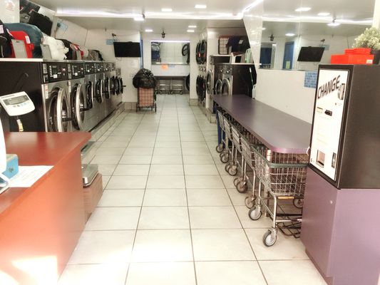 CROWNING LAUNDROMAT - Updated December 2025 - 11 Photos & 14 Reviews ...