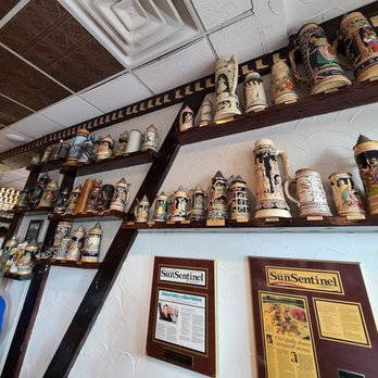 CHECKERS OLD MUNCHEN - 687 Photos & 509 Reviews - 2209 E Atlantic Blvd ...