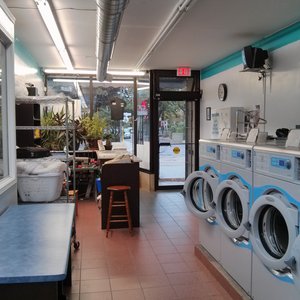 SPLISH SPLASH - 590 College Street, Toronto, Ontario - Convenience ...