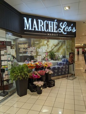 MARCHÉ LEO’S - Updated December 2025 - 28 Photos - 595 Bay Street ...
