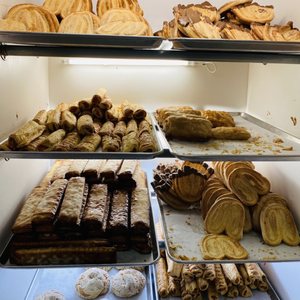 WHO MADE THE CAKE - 82 Photos & 86 Reviews - Desserts - 1811 S Shepherd ...