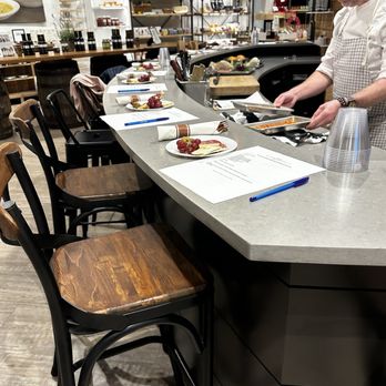 THE OIL TREE - Updated December 2025 - 86 Photos & 43 Reviews - 7646 N ...