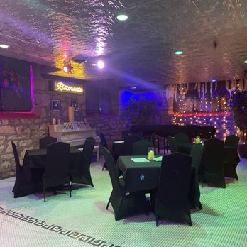 LA BURLA BEE - Updated February 2025 - 30 Photos & 22 Reviews - 110 N ...