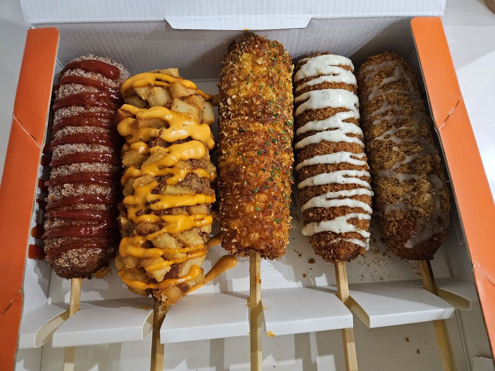 TWO HANDS FRESH CORN DOGS - PHOENIX - 33 Photos & 16 Reviews - 4727 E ...