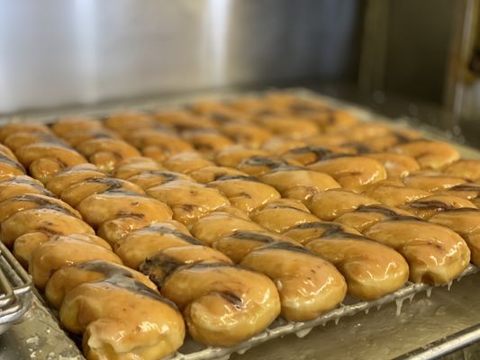 DONUT QUEEN - Updated September 2025 - 124 Photos & 92 Reviews - 601 E ...