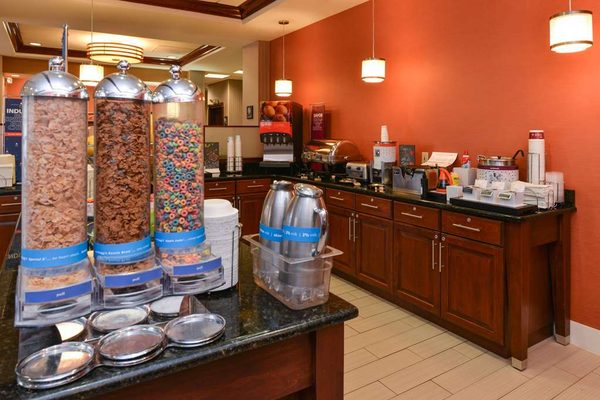 HAMPTON INN COLLEGE PARK - 127 Photos & 35 Reviews - Hotels - 9670 ...
