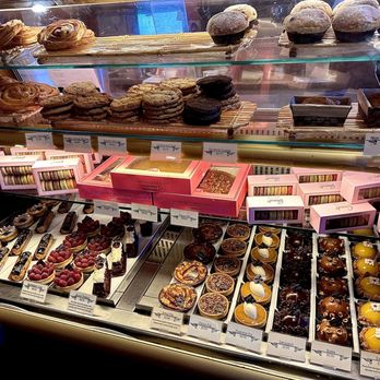 RENAUD’S PATISSERIE & BISTRO with reviews - Updated September 2024 ...