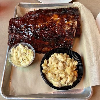 THE FISHIN’ PIG - Updated May 2024 - 726 Photos & 374 Reviews - 119 W ...