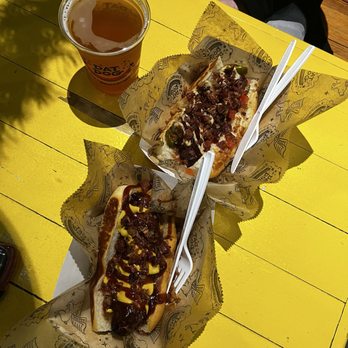 DAT DOG - Updated November 2025 - 1909 Photos & 1340 Reviews - 601 ...