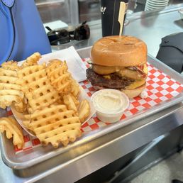 HELLA GOOD BURGER - Updated August 2025 - 261 Photos & 300 Reviews - 87 ...