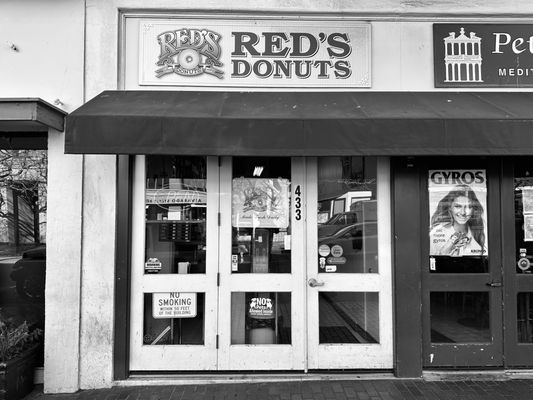 RED’S DONUTS - Updated January 2026 - 99 Photos & 214 Reviews - 433 ...