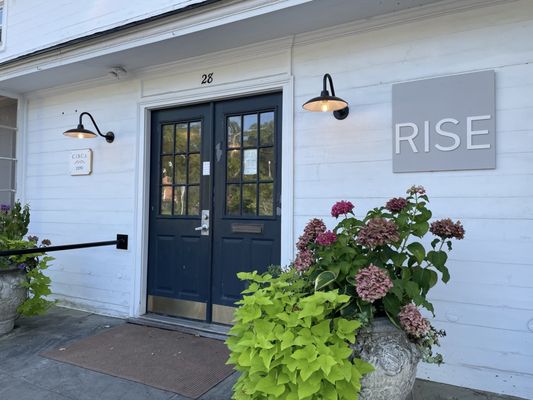 RISE DOUGHNUTS - Updated October 2025 - 64 Photos & 69 Reviews - 28 ...