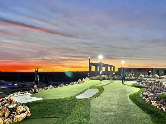 SIP N PUTT - Updated January 2026 - 43 Photos & 29 Reviews - 7420 North ...