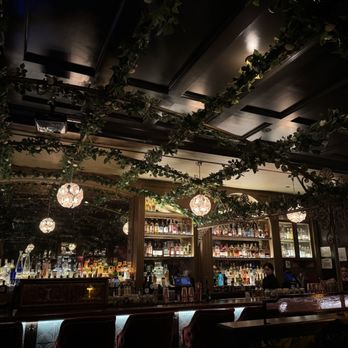 BOSS TWEEDS - Updated October 2025 - 44 Photos & 17 Reviews - 41 Murray ...