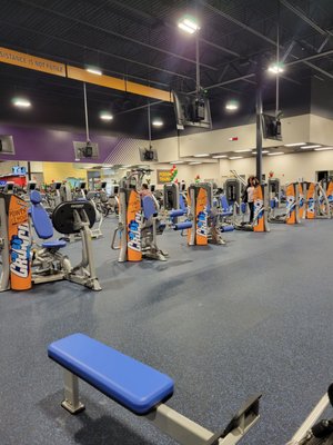 CRUNCH FITNESS - CYPRESS - Updated November 2025 - 32 Photos & 21 ...