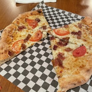 BROKEN TREE PIZZA - 102 Photos & 94 Reviews - Pizza - 124 W Wisconsin ...