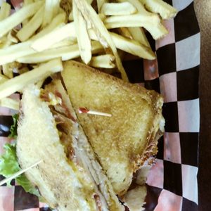 HAT TRIX BAR AND GRILL - 22 Photos & 21 Reviews - Bars - 4923 ...