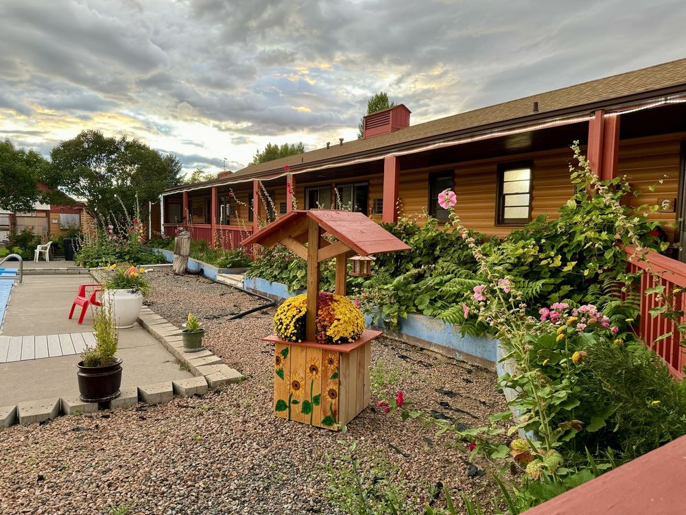 LOYAL DUKE LODGE - Updated May 2026 - 61 Photos & 72 Reviews - 525 W ...
