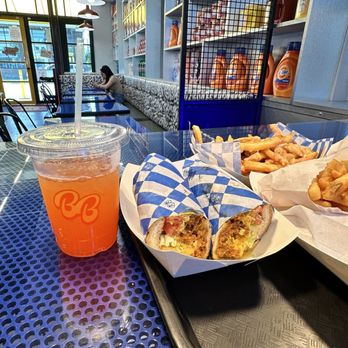 BURGER BODEGA - Updated May 2024 - 658 Photos & 366 Reviews - 4520 ...