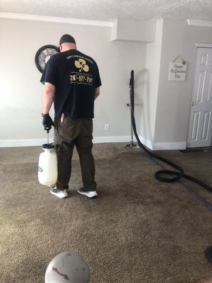 KC CLEANING & MAINTENANCE - Updated October 2025 - 226 Photos & 326 ...