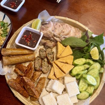 CLAY POT KITCHEN - COM NIEU HOUSTON - Updated February 2025 - 435 ...