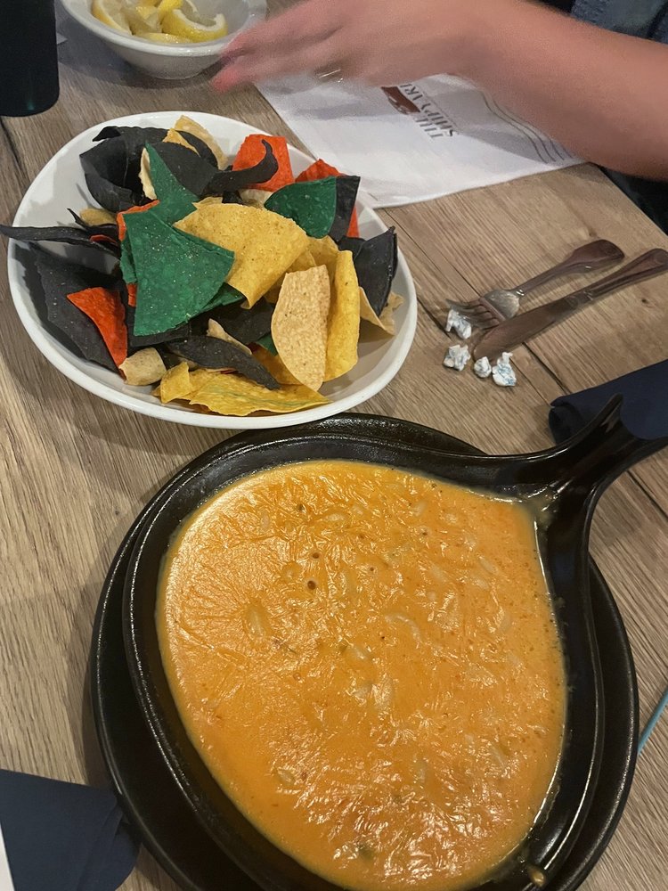 THE SHIPYARD - 29 Photos - 15951 Captiva Dr, Captiva, Florida - Bars ...