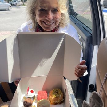 PINNAMEL SWEETS - Updated September 2025 - 32 Photos & 10 Reviews ...