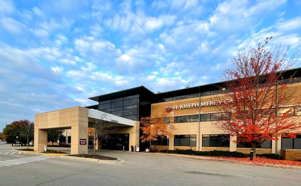 ST JOSEPH MERCY HOSPITAL - Updated January 2026 - 17 Reviews - 1600 S ...
